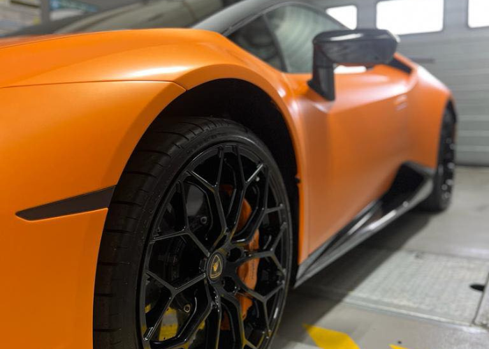 LAMBORGHINI HURACAN PERFORMANTE ROOF WRAP - Prestige Graphics