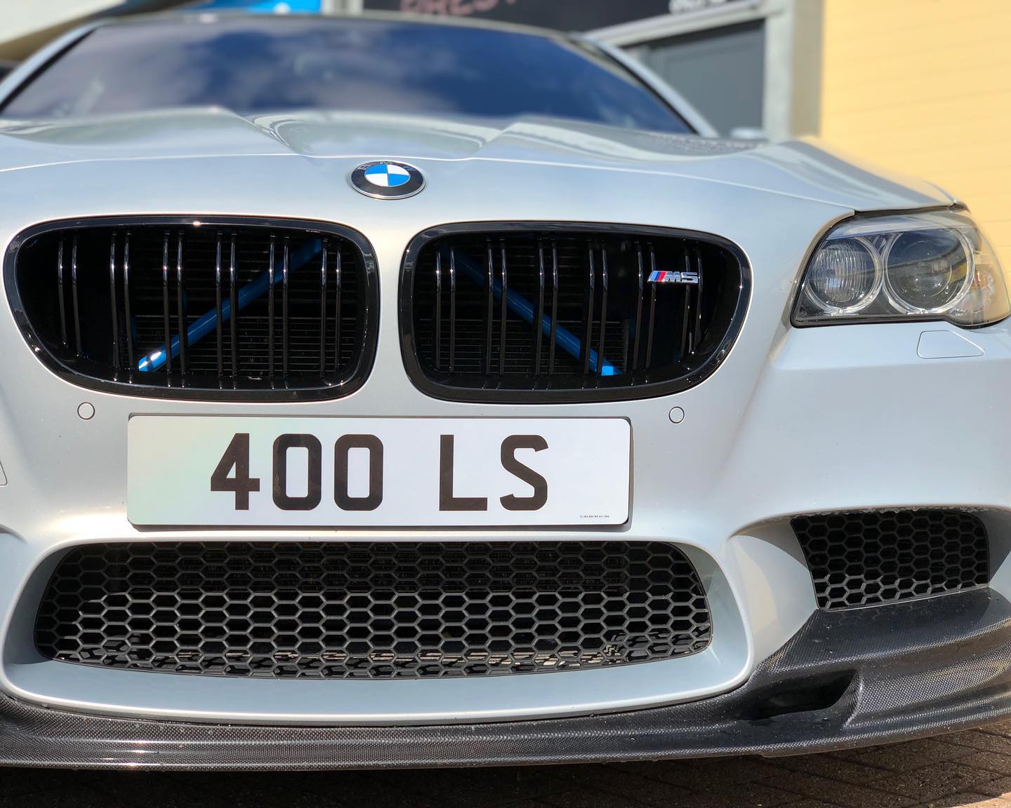 BMW M5 - Prestige Graphics